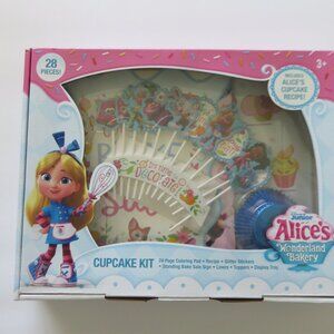 Disney | Kitchen | 28 Pieces Disney Junior Alices Wonderland Bakery ...